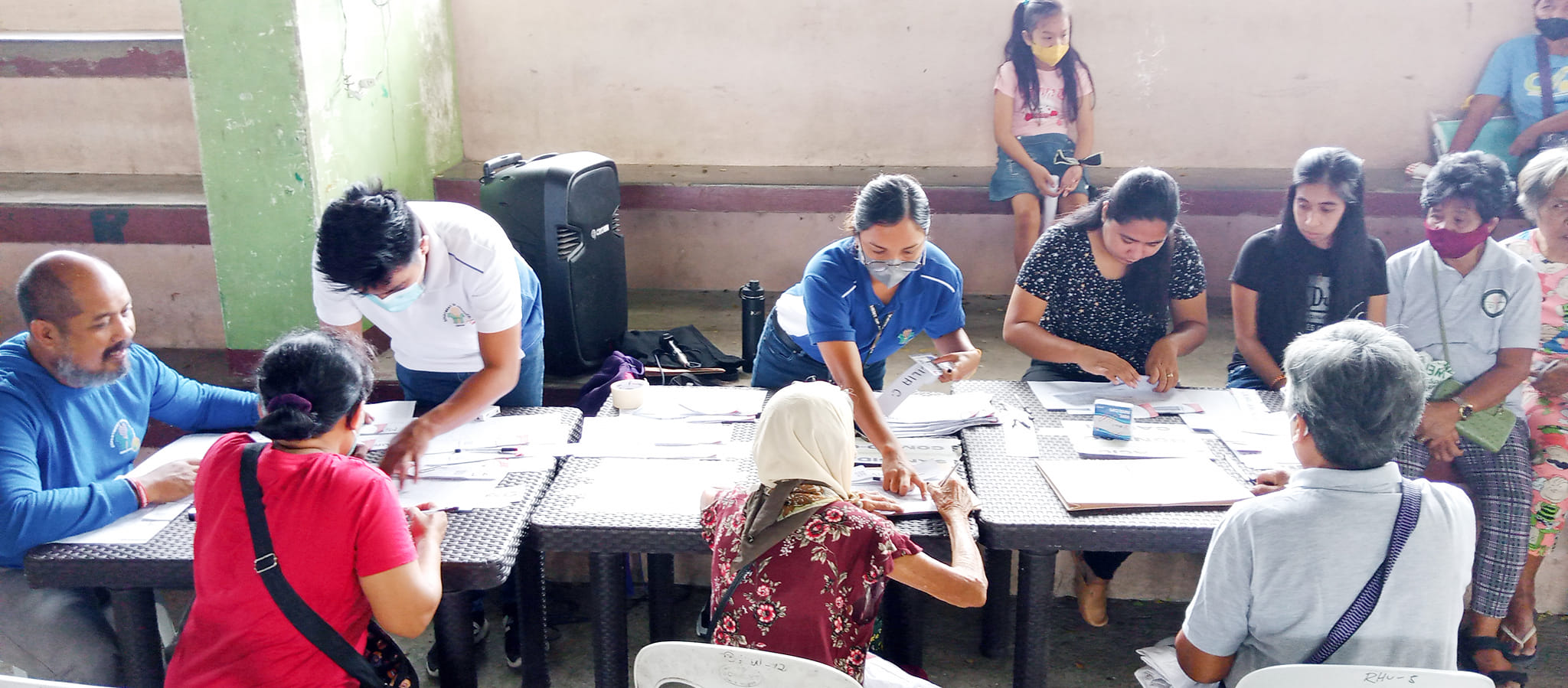 Mga magsasaka mula sa 3 bayan sa Tablas, tumanggap ng fertilizer ...