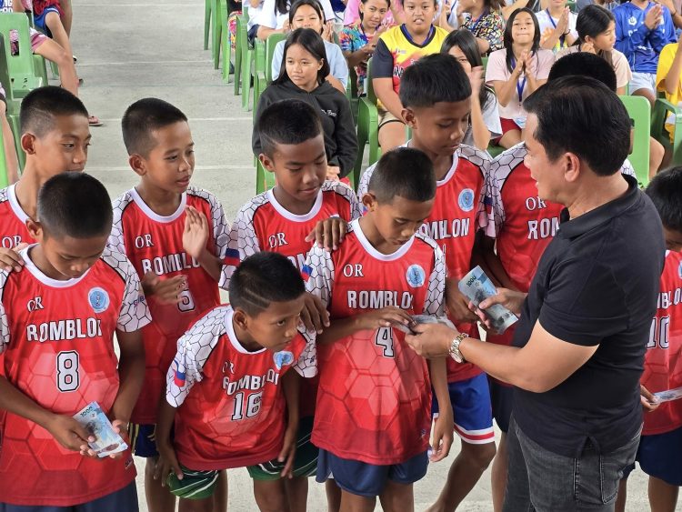 Riano provides allowance to Romblon athletes participating in MIMAROPA ...