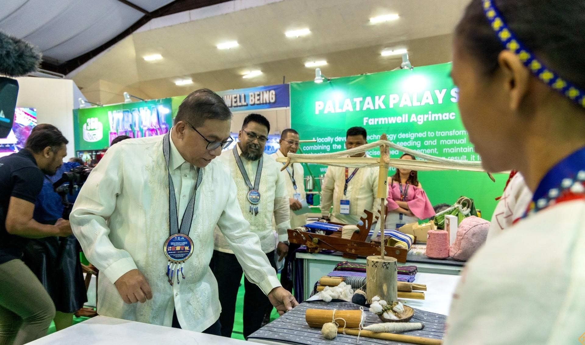 DOST ipinamalas ang lokal na Inobasyon sa MIMAROPA sa pagdiriwang ng ...